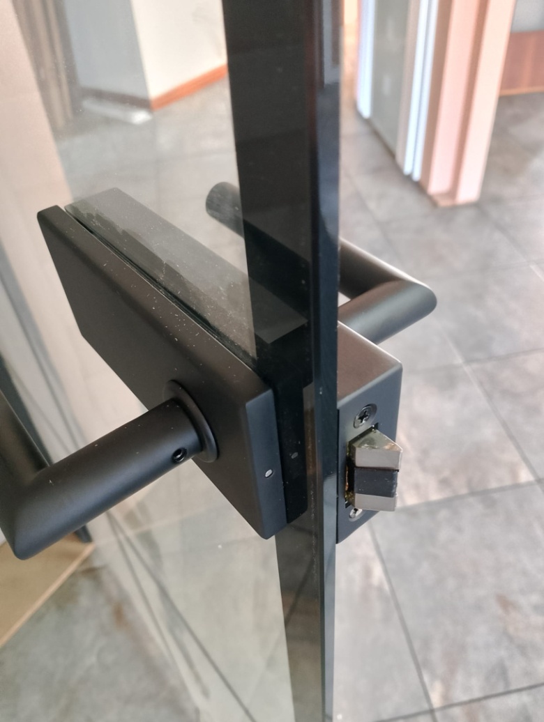 Szklane drzwi z ościeżnicą GRAF ERKADO LOFT - Impol